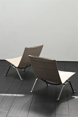 Rare Pair of PK22 Lounge Chairs by Poul Kjærholm on artnet