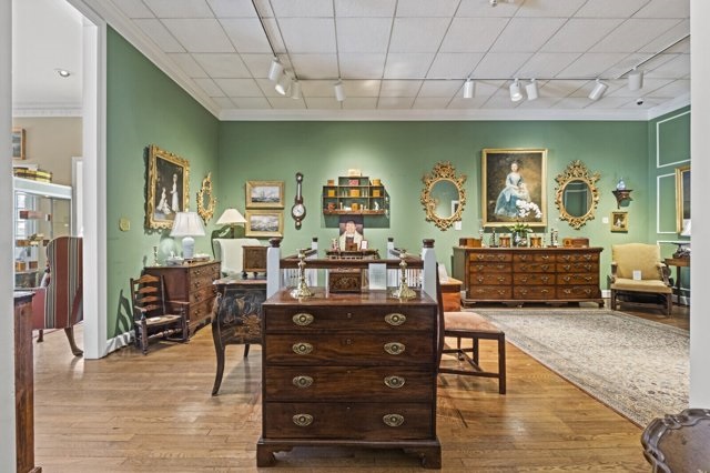 Group Portrait of Catherine, Charlotte, and Susan Mordaunt, daughters ...