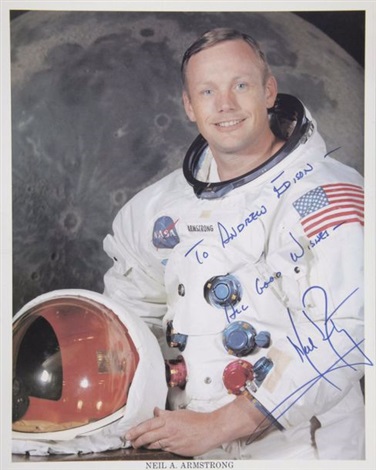 Apollo 11 Neil ARMSTRONG posant dans son costume dastronaute, by NASA ...