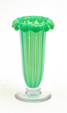 LIBBEY GLASS FLOWER VASE, GREEN AND OPALESCENT C 1930 H 8.2 by Libbey ...