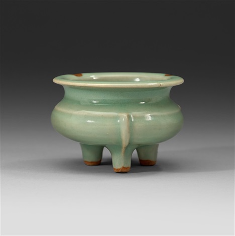 40. A Longquan celadon tripod censer, Southern Song dynasty 1127-1279. on artnet
