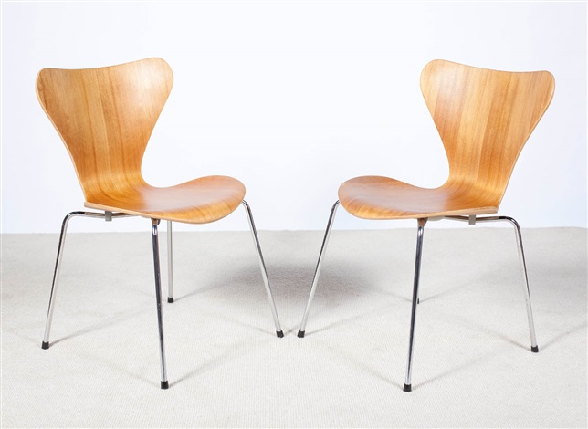 Series 7 chairs set of 4 by Arne Jacobsen on artnet