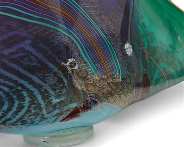 An aquarium centerpiece art glass sculpture by Chris Hawthorne and ...