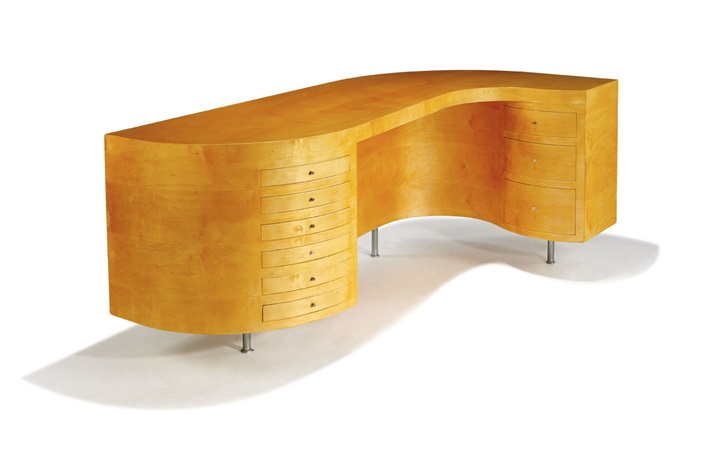 Executive desk by Jasper Morrison on artnet