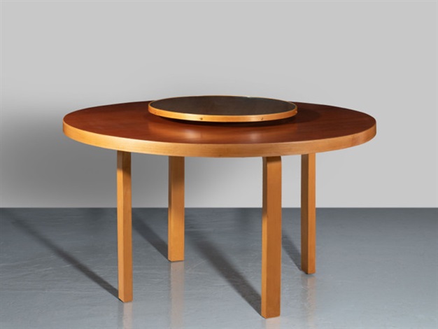 Table mod. 91 et ses six chaises mod. 66 by Alvar Aalto on artnet