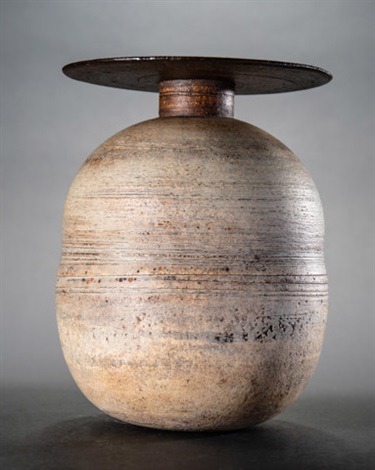 Vase Vessel with disc top, pottery by Hans Coper on artnet