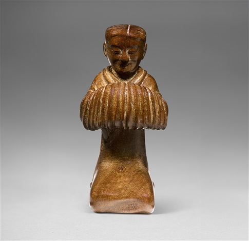 A WOOD CARVED NETSUKE OF A SEATED CHINESE FEMALE. SHOWA PERIOD 20TH ...
