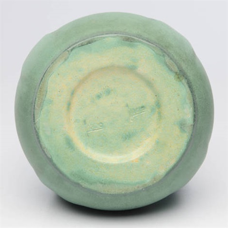 Vase, model 287 by William Bryce Mundie on artnet