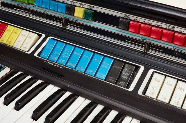 Organ, model no. 2001A5, and bench, 1976 by Thomas Organ (Co.) on artnet