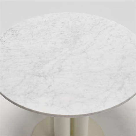 Goya dining table, model 90 by Arflex (Co.) on artnet