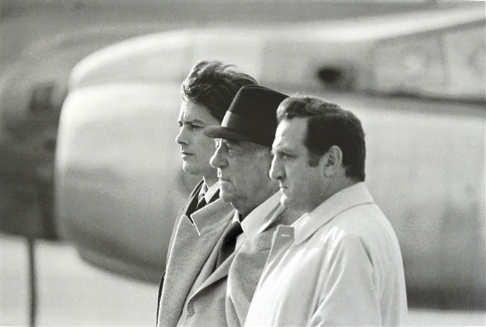 Alain Delon, Jean Gabin et Lino Ventura sur le tournage du film Le Clan ... Alain Delon, Jean Gabin et Lino Ventura sur le tournage du film Le Clan ...