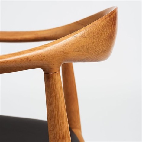 A pair of The Chair, model JH-503 by Hans J. Wegner on artnet
