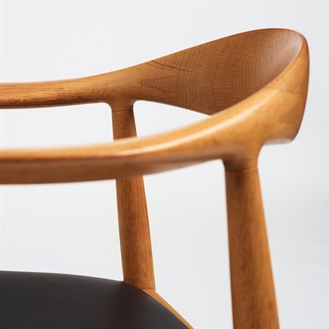 A pair of The Chair, model JH-503 by Hans J. Wegner on artnet
