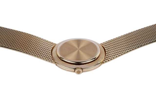 Patek Philippe, Geneve, Calatrava an 18ct yellow gold wristwatch by ...