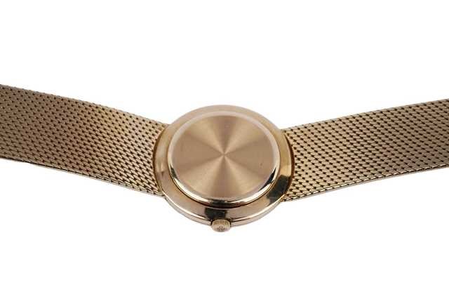 Patek Philippe, Geneve, Calatrava an 18ct yellow gold wristwatch by ...