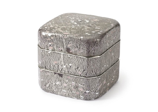 Handblown glass covered box Muromachi by Kyohei Fujita on artnet