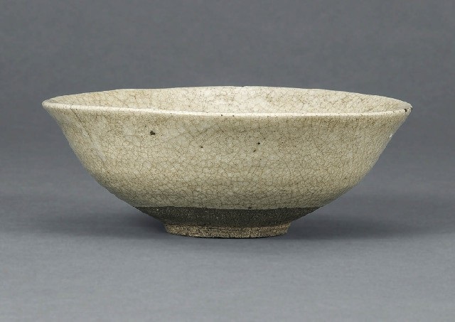 Seto Karatsu flat tea bowl on artnet