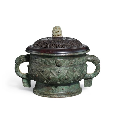A bronze mask ritual food vessel, gui, Late Shang - early Western Zhou dynasty on artnet