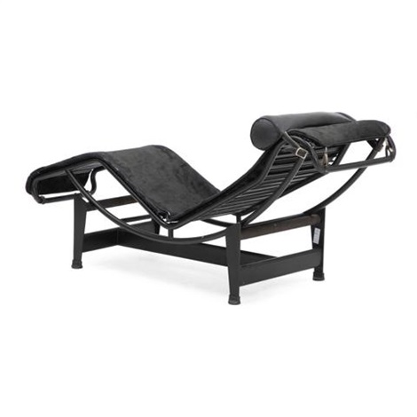LC4. Chaiselounge with black-lacquered steel frame by Le Corbusier on ...