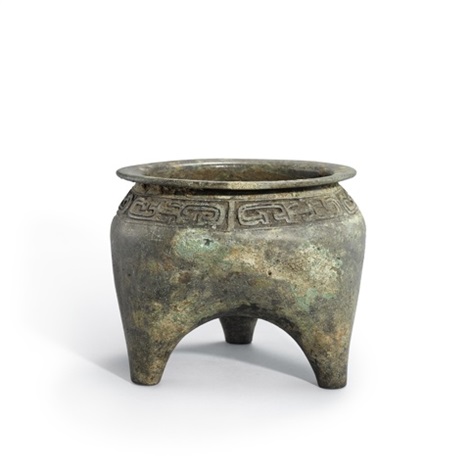 A bronze ritual food vessel, li, Late Shang dynasty on artnet