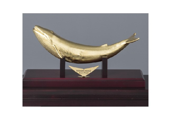 Solid Gold Ornament Blue Whale by Mitsunori Obuchi on artnet