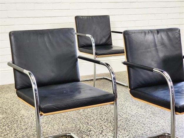 Set of six Thonet S 60 tubular steel cantilever dining chairs designed by Glen Loew, ex Anibou ...