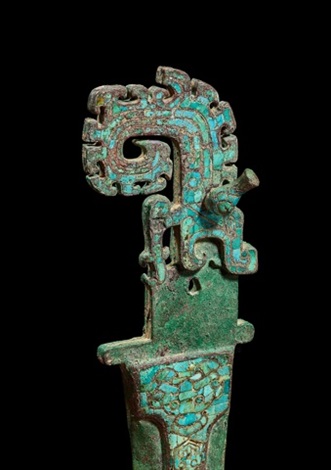A rare turquoise-inlaid bronze dragon dagger-axe, ge, Late Shang ...