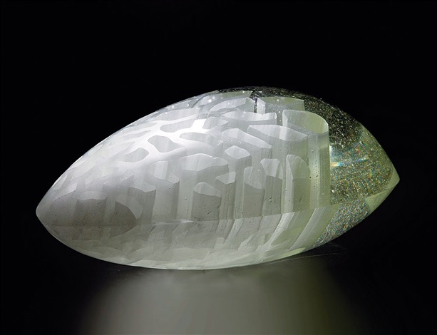 Bedeutende Plastik PIT by Ivan Mares on artnet