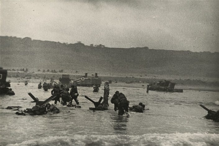 American Soldiers Landing on Omaha Beach, D-Day, Normandy, France, June ...