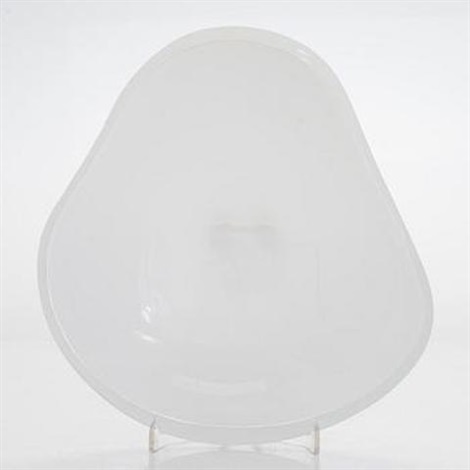 A glass bowl Munankuori Eggshell by Gunnel Nyman on artnet