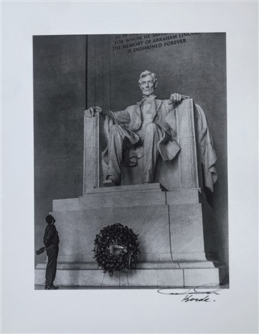 Fidel Castro facing the Lincoln monument by Alberto Korda on artnet